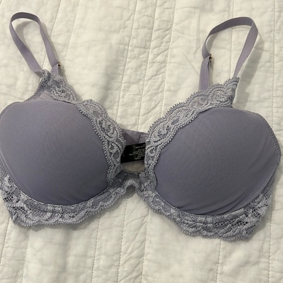 Natori | Intimates & Sleepwear | Natori Feathers Plunge Bra 32c | Poshmark